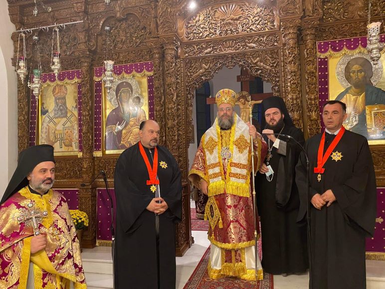 Με τον Σταυρό του Αγίου Βησσαρίωνος μετ’ Αστέρος, τιμήθηκαν ο Πρόεδρος ...