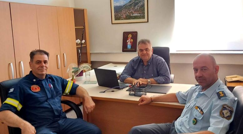 Στον Κουτσονάσιο ο Διοικητής του Α.Τ. Πύλης και ο Προϊστάμενος του ...