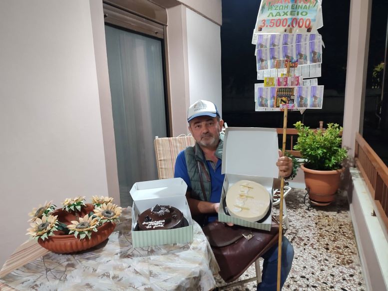 «Κινητή διαφήμιση» των ζαχαροπλαστείων «Μέλισσα» ο Τρικαλινός ...