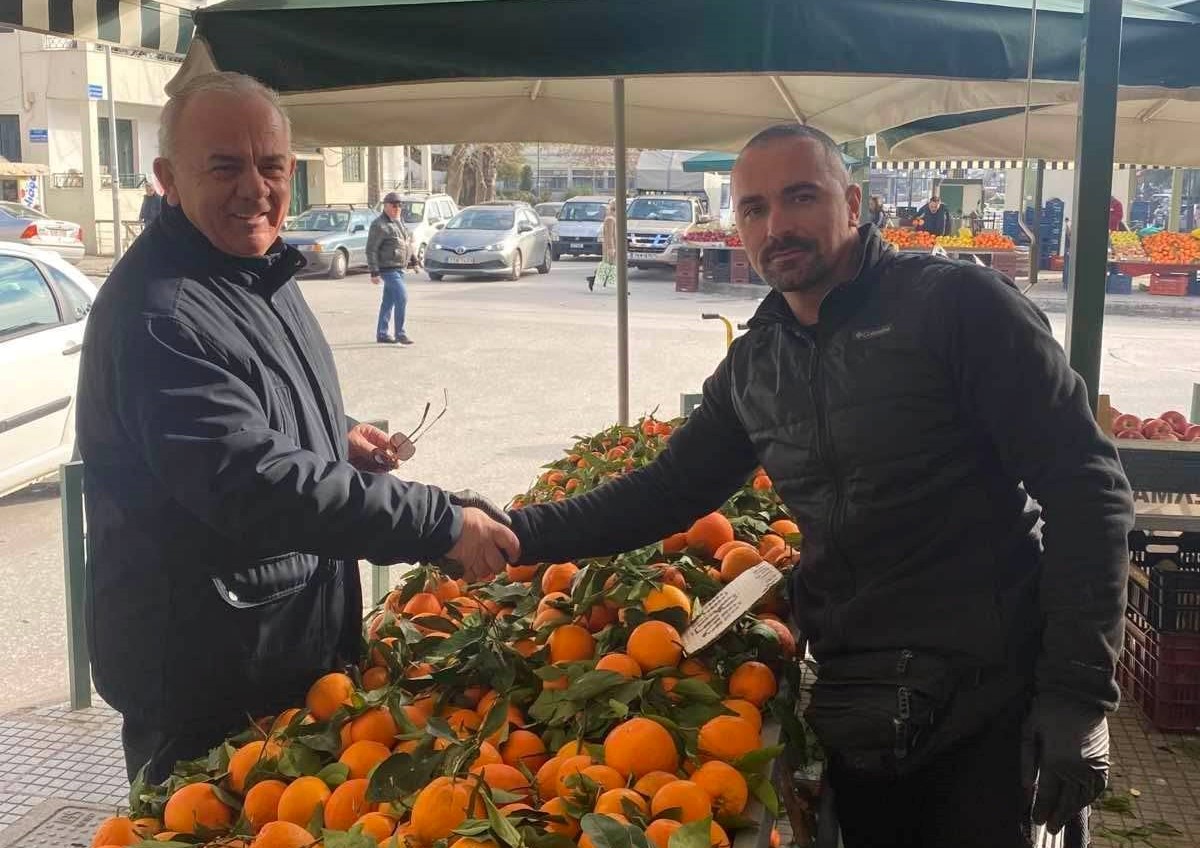 Σωτήρης Μπλέτσας από την λαϊκή αγορά Τρικάλων: Γεμάτοι οι πάγκοι, άδεια ...