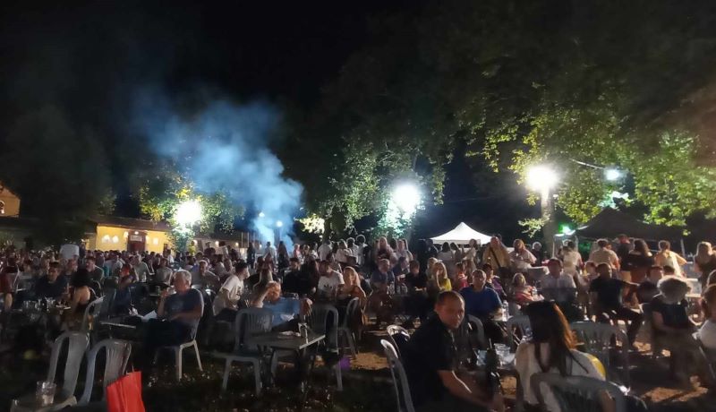Πλήθος κόσμου στο 8o Αντιρατσιστικό Φεστιβάλ Τρικάλων - trikalaIN