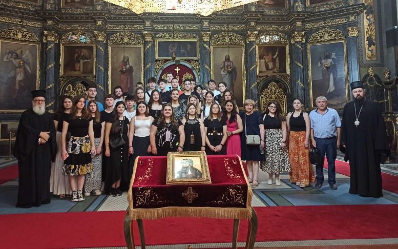 Η χορωδία του Ι. Ν. Αγίου Αθανασίου Μπάρας στη Σερβία - trikalaIN