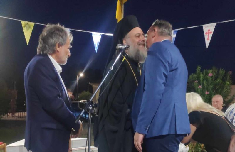 Χήρας-Μπάρδας: Στη σειρά για ευλογία από τον Δεσπότη - trikalaIN