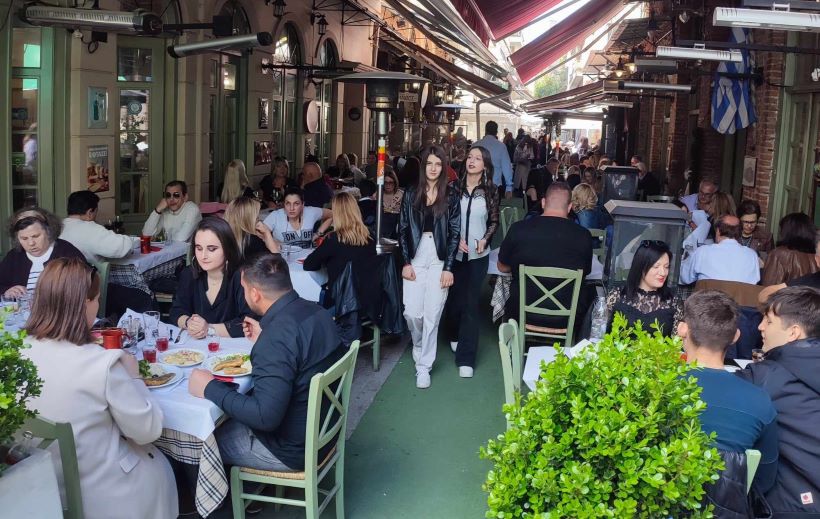 Τρίκαλα: «Βούλιαξαν» ταβέρνες και ουζερί μετά την παρέλαση - trikalaIN