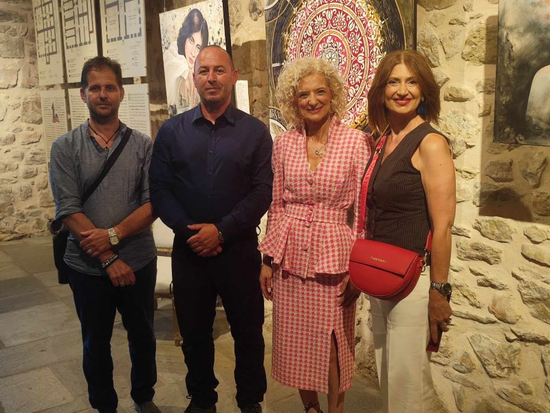 Εγκαινιάστηκε η έκθεση ζωγραφικής της Κωνσταντίνας Σουλιώτη ...