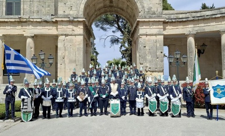 Η Δημοτική Φιλαρμονική Τρικάλων στη Λιτανεία της Κυριακής των Βαΐων ...